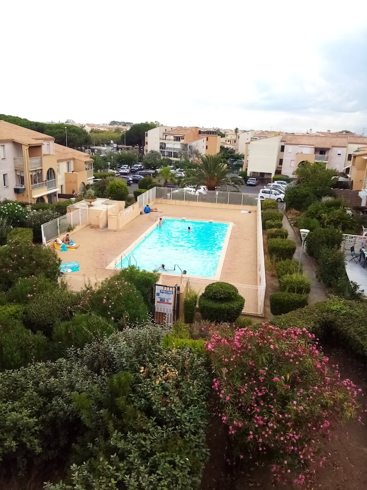 Salon, Chambre, Piscine Et Mer. - Agde