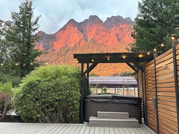 Mount Si In Your Eye W/ Hot Tub Mtview - North Bend, WA