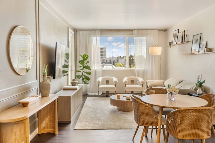 The Manchester® Designer 2br/2ba In Irvine W/ Pool - Irvine, CA