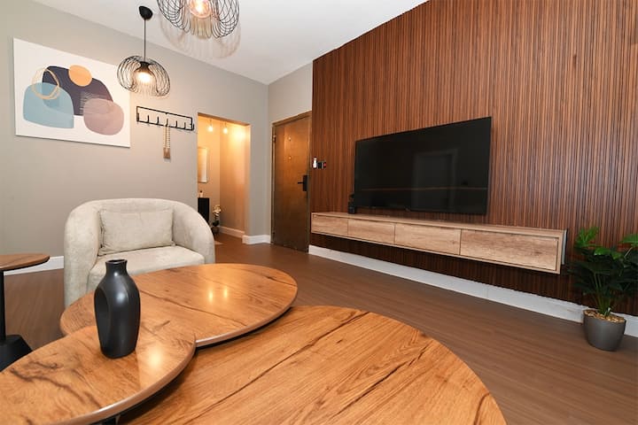 Modern, Quiet, Smart Entry (Near Metro) - Riad