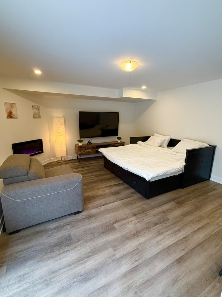 Private Unit Entire Suite Free Parking - Ottawa