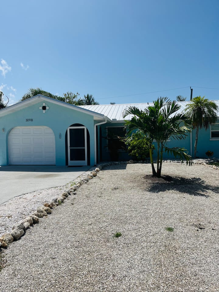 Aqua Vista - Just A Short Walk To Beach - Holmes Beach, FL