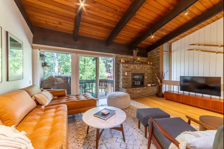 Location!  3 Min. Walk To Village, Remodeled 4 Bd! - Mammoth Lakes, CA