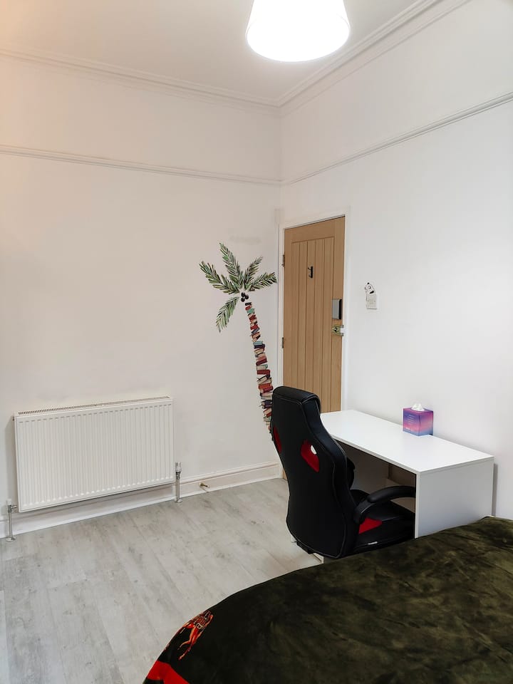 繁华街区干净的温馨小屋2号房 - Liverpool