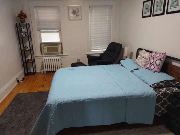 Room 3 In Burlington South End - Burlington, VT