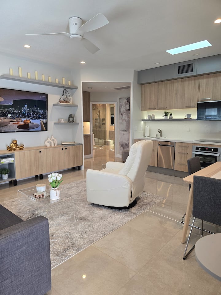 Luxury 1 Bedroom Apartment - Los Angeles, CA