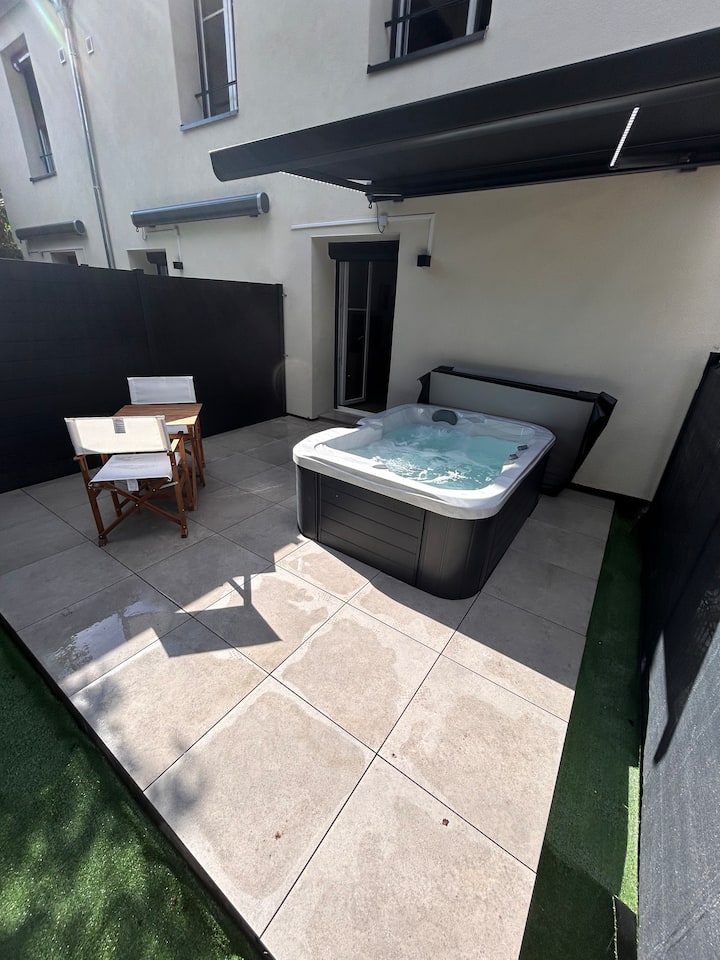 Suite Secrète Et Son Spa Abrité à Nancy - Nancy