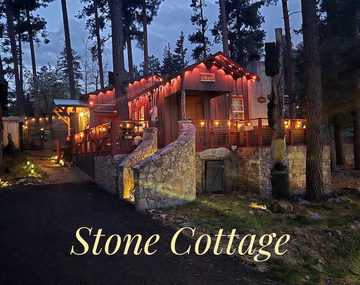 *Stone Cottage|farmhouse Chic|midtown-1 Mile|yard - Ruidoso, NM