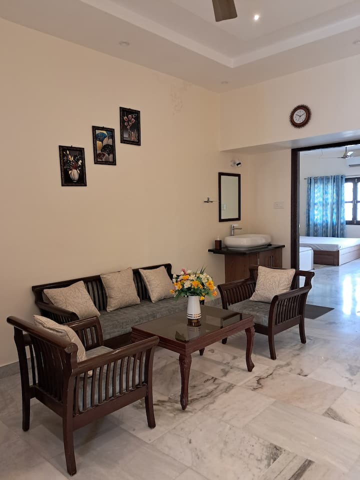 Sharda Home Stay: Near Sankat Mochan Temple, Bhu - Varanasi
