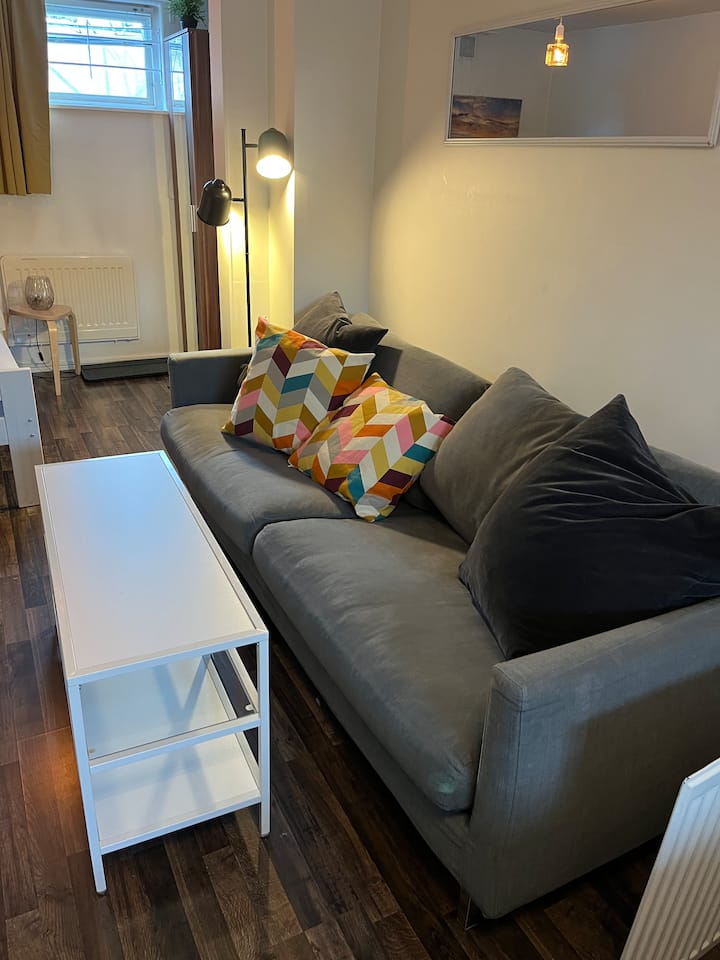 Privat Lägenhet. Lugnt Område, Bra Kommunikationer - Stockholm