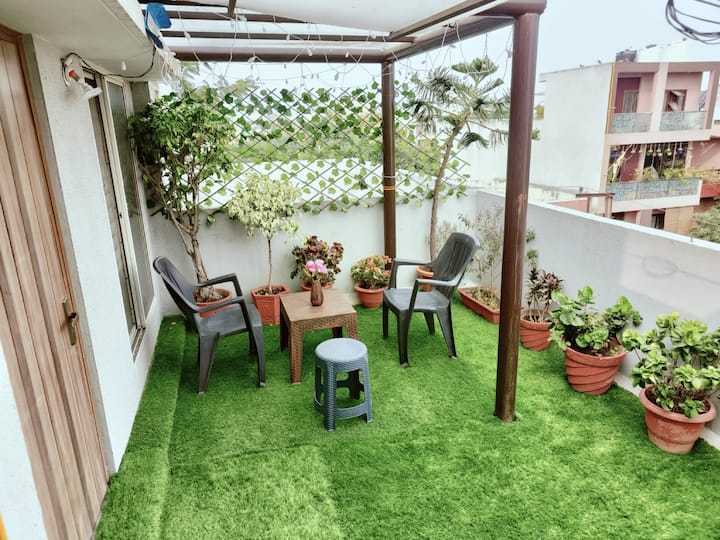 Terrace 1bhk Flat With A Gazibo - Indore
