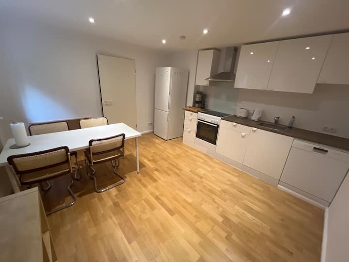 Appt 2 Pièces Pour 4-6, Quartier Sud-ouest - Berlin