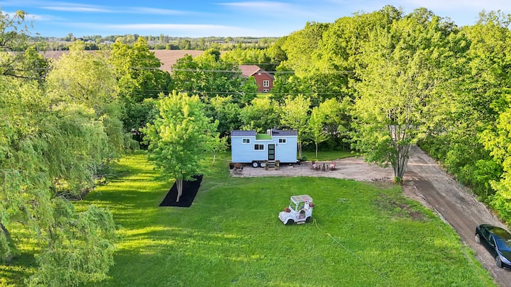 Cozy Tiny Farm House - Grimsby