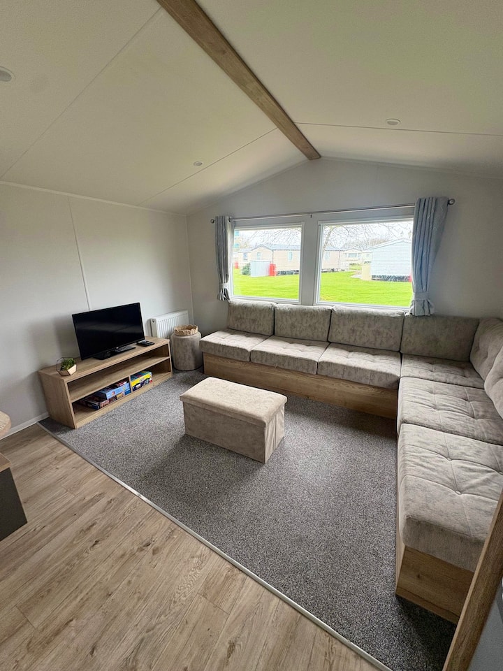 Modern Family 8 Berth Caravan | Haven Skegness - Skegness