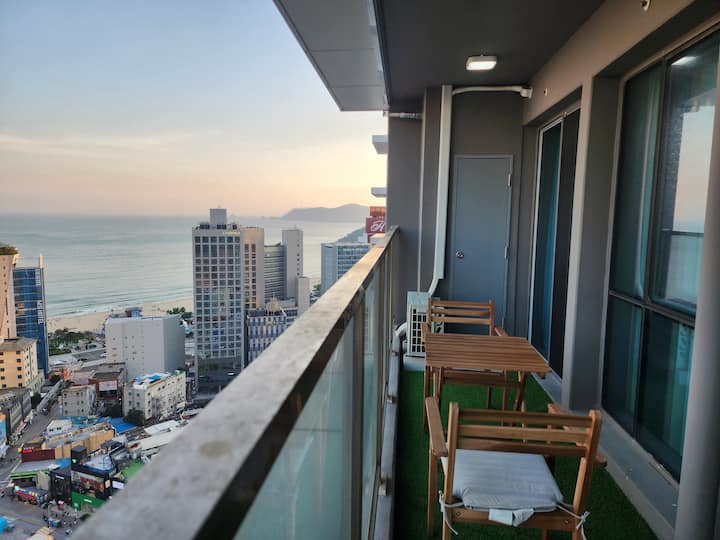 S2 2412#와이드오션뷰#무료짐보관#구남로핫플#해리단길#해운대역3분#해변5분#ott - Pusan