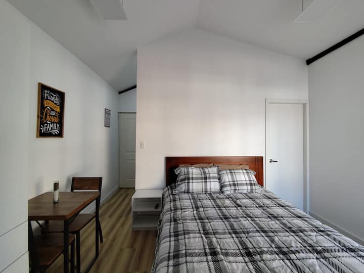 Acogedor Estudio Junto Al Metro La Pradera - Quito