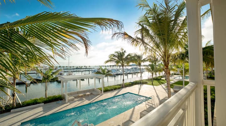 Spacious 2br Apt W/ Oceanview - Access To 6 Pools - Key West, FL