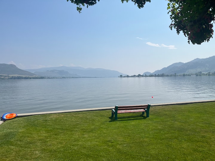 Walkout Lakefront Condo - Osoyoos