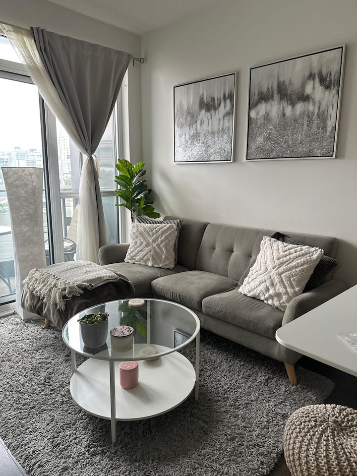 Cozy Downtown Condo! - Toronto