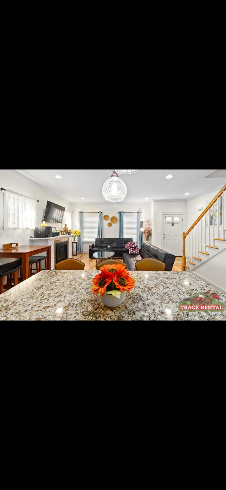 New Saratoga Springs Home Close To Track Spac Bwy - Saratoga Springs, NY