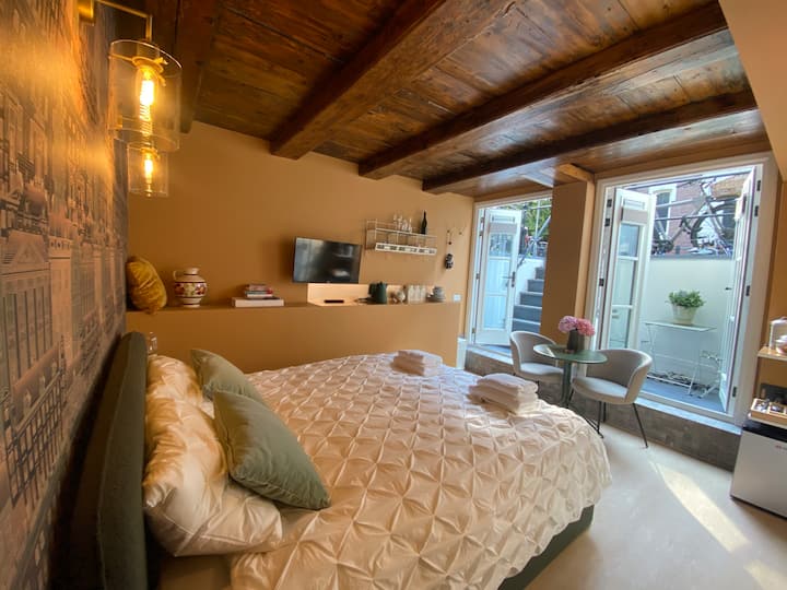 Studio Met Eigen Badkamer En Entree - Amsterdam Centraal Station