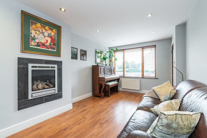 Stylish Suburban Home With
Glorious Garden - Dublin