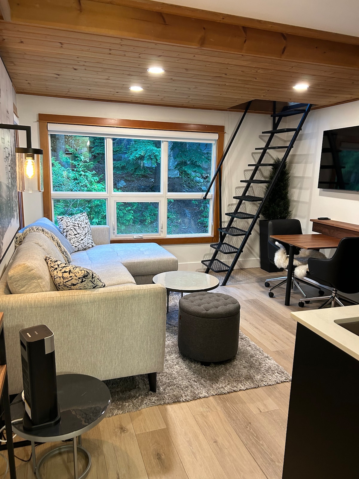 Treehouse-style 1 bed with loft - Apartments for Rent in Whistler ...