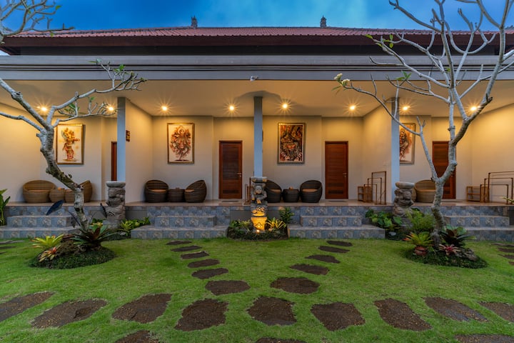 Bright & Clean Home Stay | Fast Wifi | Netflix - Indonesia