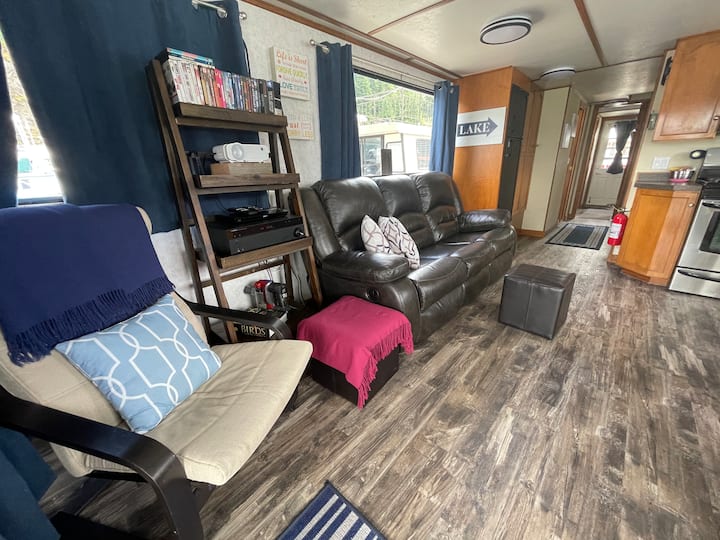 The Dockside Retreat On Harrison Lake - Harrison Hot Springs