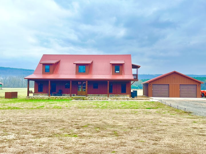 Hollywood’s Red River Retreat - Heber Springs, AR