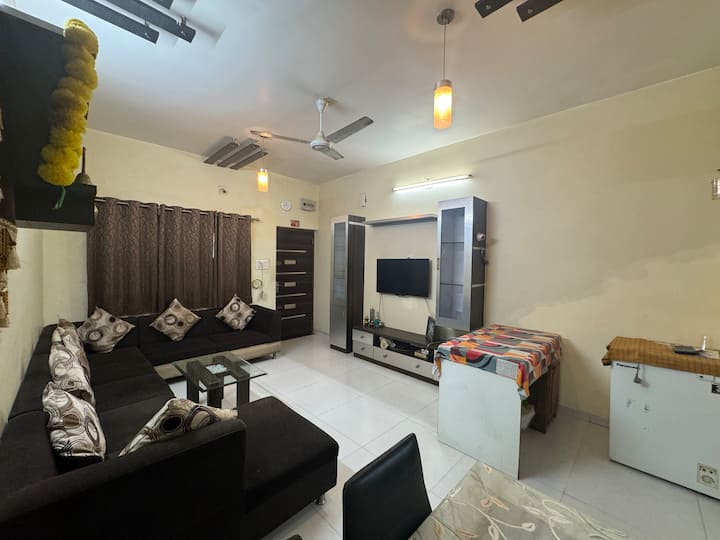 Nila Apartment 1 Bh, Nr Bodakdev-thaltej-ahmedaba - Ahmedabad