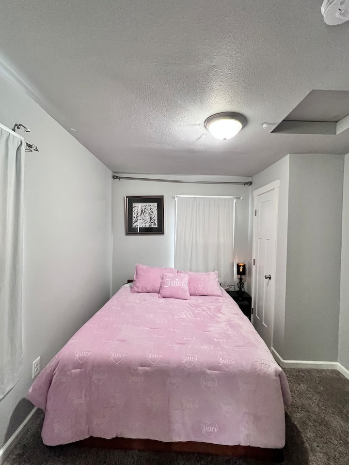 Stay Near Ferry  Private Balcony/entire Home! - Bremerton, WA