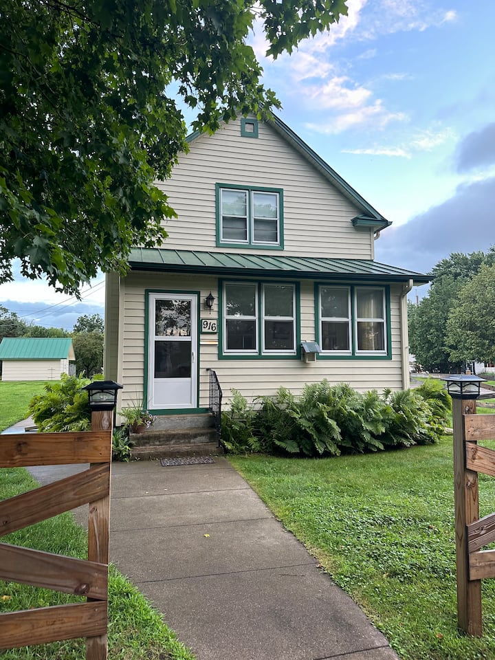 Charming Vintage Home | Short Walk To Trails, Town - Cuyuna Country State Recreation Area, Ironton