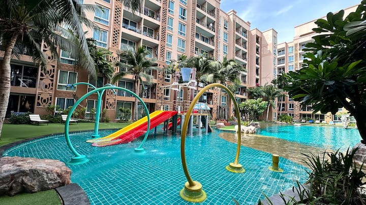 Atlantis Condo Family Resort. - Pattaya