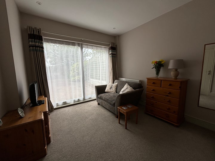 Spacious Annex/studio Guesthouse - Tutbury Castle