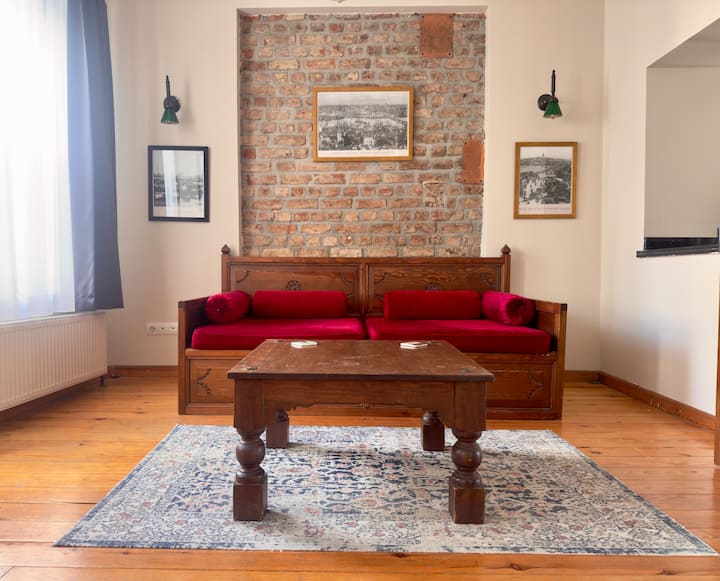 2br / 2ba 3rd Floor Of Historical Building, Galata - Estambul