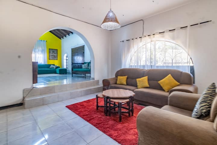 Single Room Contained In A 5br Villaprice Per Room - Kenya
