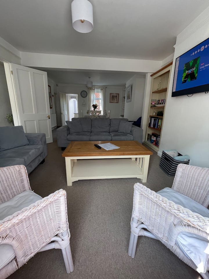 2bed Home In Oxford, Games Room, Sleeps 4 & A Baby - Oxford