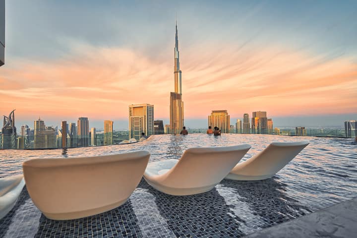 Magical Apt With Rooftop Pool & Burj Khalifa View! - Dubai