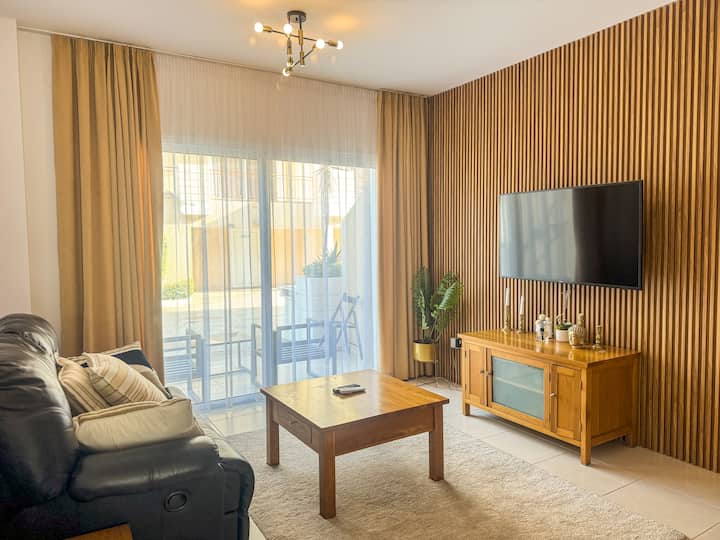 Townhouse In Gardens Gated Complex, 200mbps Wifi - Paphos