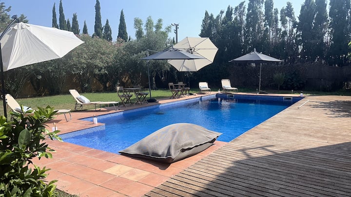 Chambre 2 To Rent In Large Home Near Figueres - Figueres