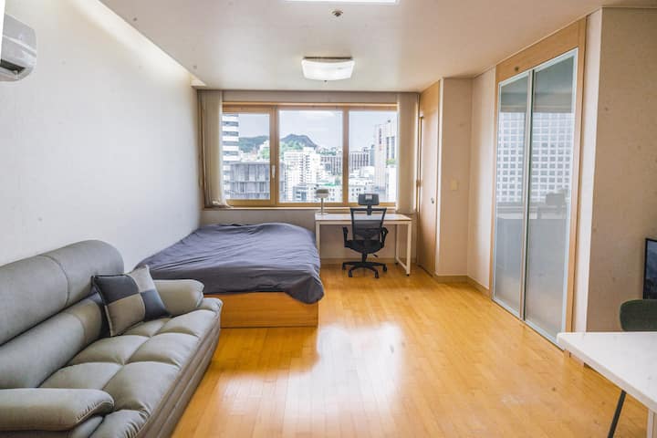 Cozy Apt With A Stunning View -