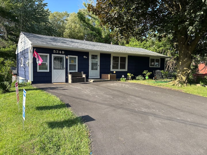 Charming Ranch Style (1 Level) Home In N. Syracuse - 鳳凰城