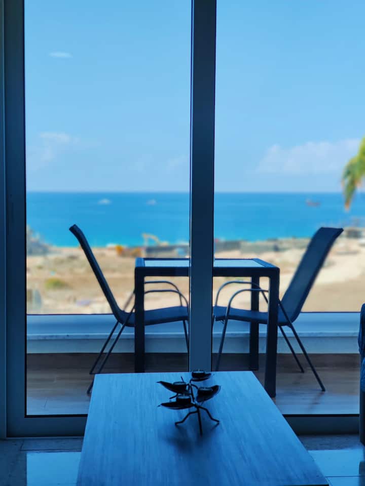 Sea View Cosy Flat With Pool In Tourist Area - Paphos