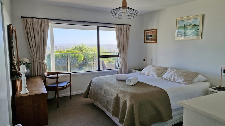 Apartment With Great Views -Near Christchurch City - Governors Bay
