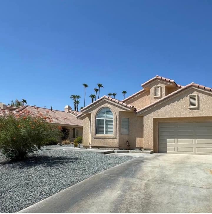 Modern Home-avondale Golf Club-entertain- Gated - Palm Desert, CA