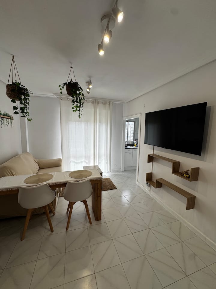 Apartamento/estudio En Primera Línea De Playa - Laredo, España