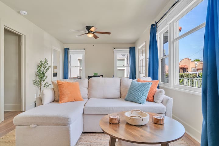 Stylish Beach Retreat W/ Parking • Prime Location - Long Beach, CA