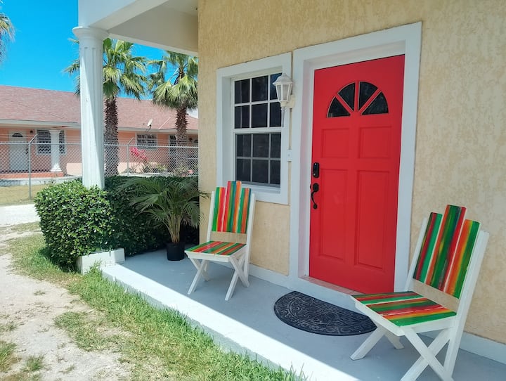 Kozeyden, Cozy And Inviting - Nassau