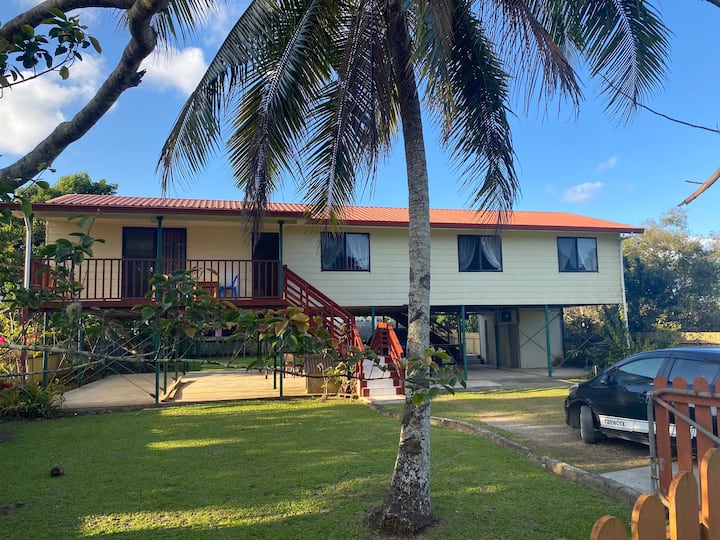 3 Bdrm, 2 1/2 Bath, Lmtd Wifi Home- Seneti's Place - Tonga